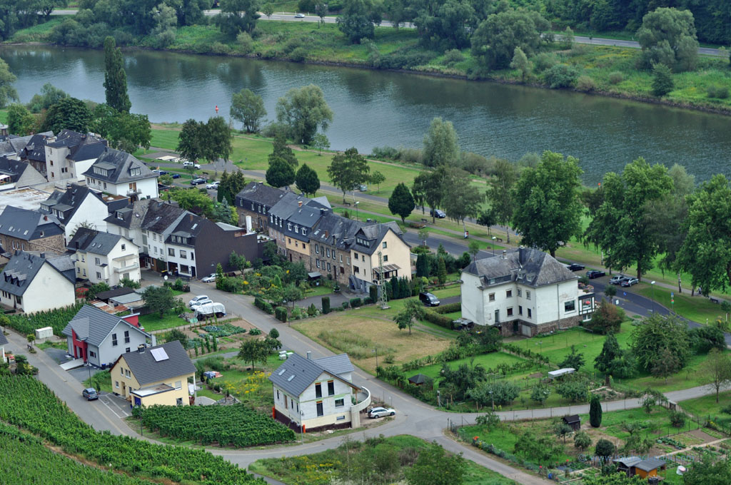 Blick auf Valwig - Die Weltenbummler