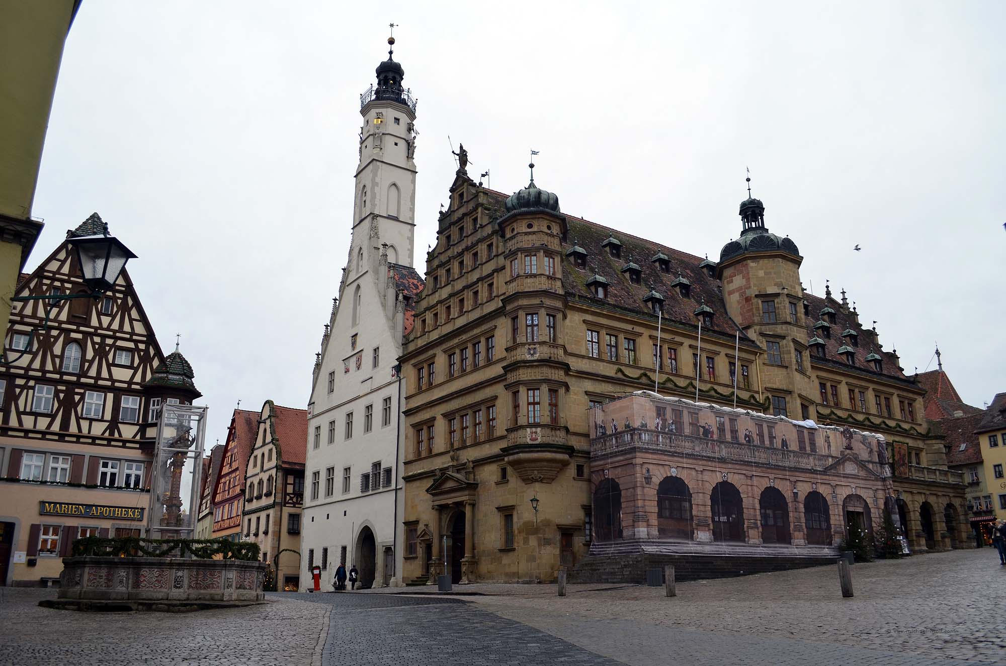 Rathaus von Rothenburg - Die Weltenbummler