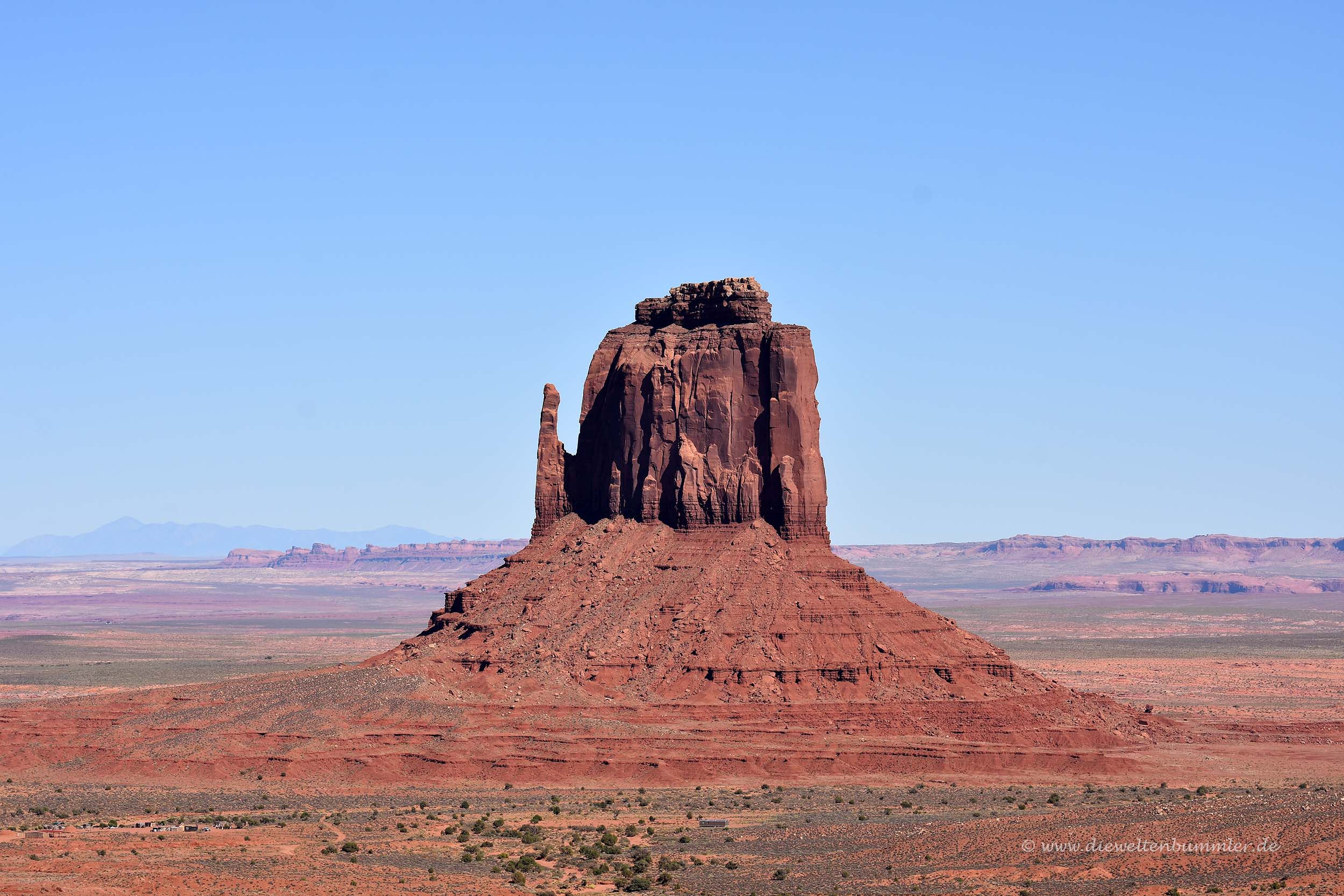 Felsen im Monument Valley - Die Weltenbummler