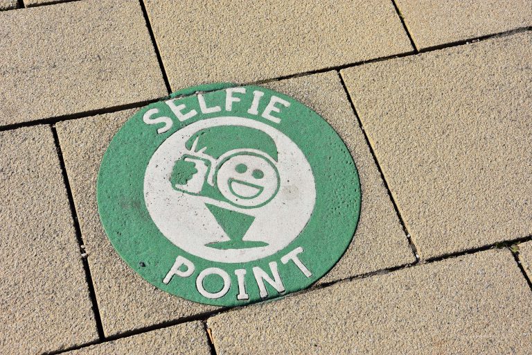 Selfie Point - Die Weltenbummler