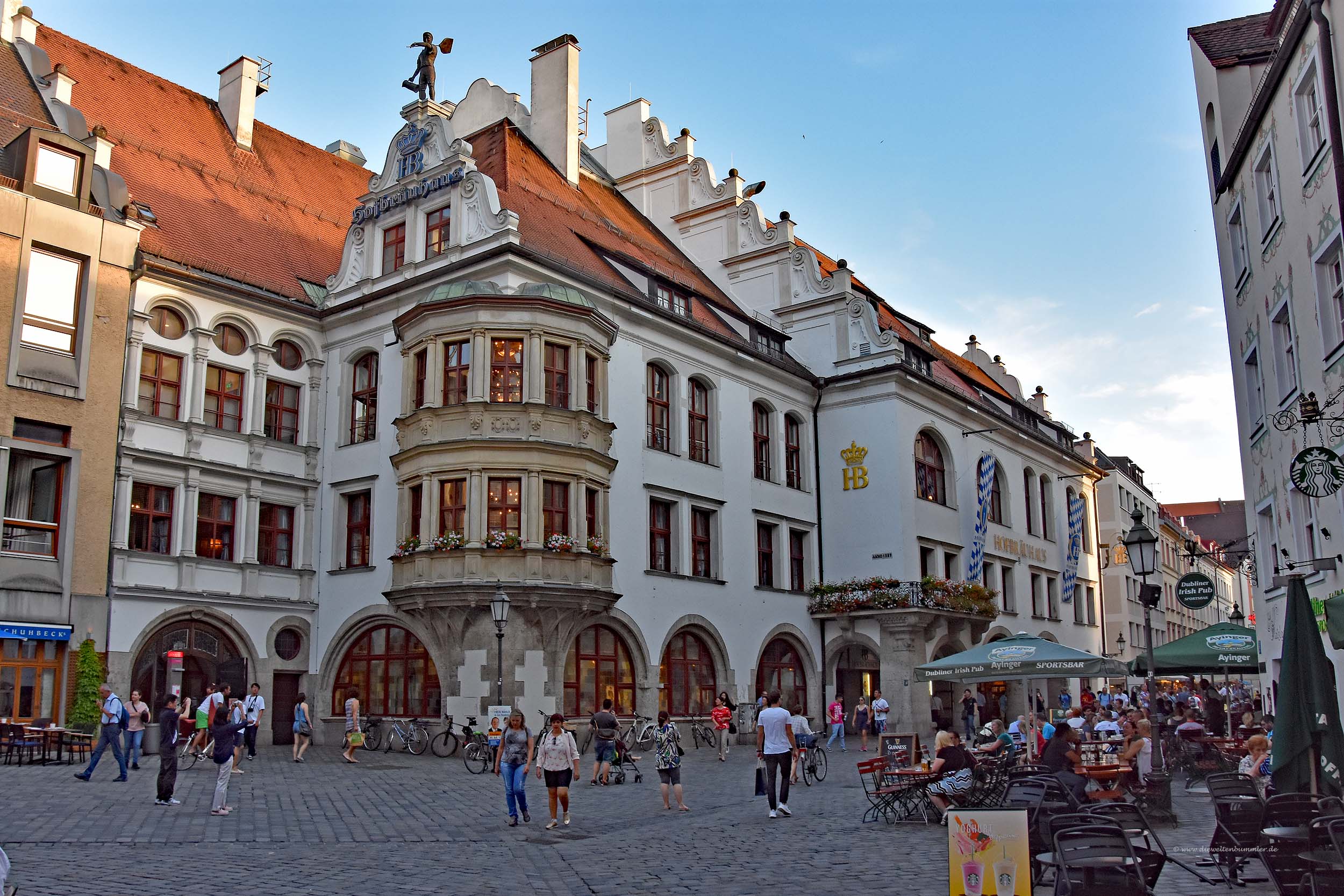 Hofbräuhaus - Die Weltenbummler