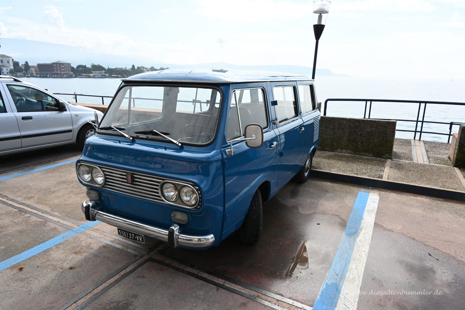 Alter Fiat-Bus - Die Weltenbummler