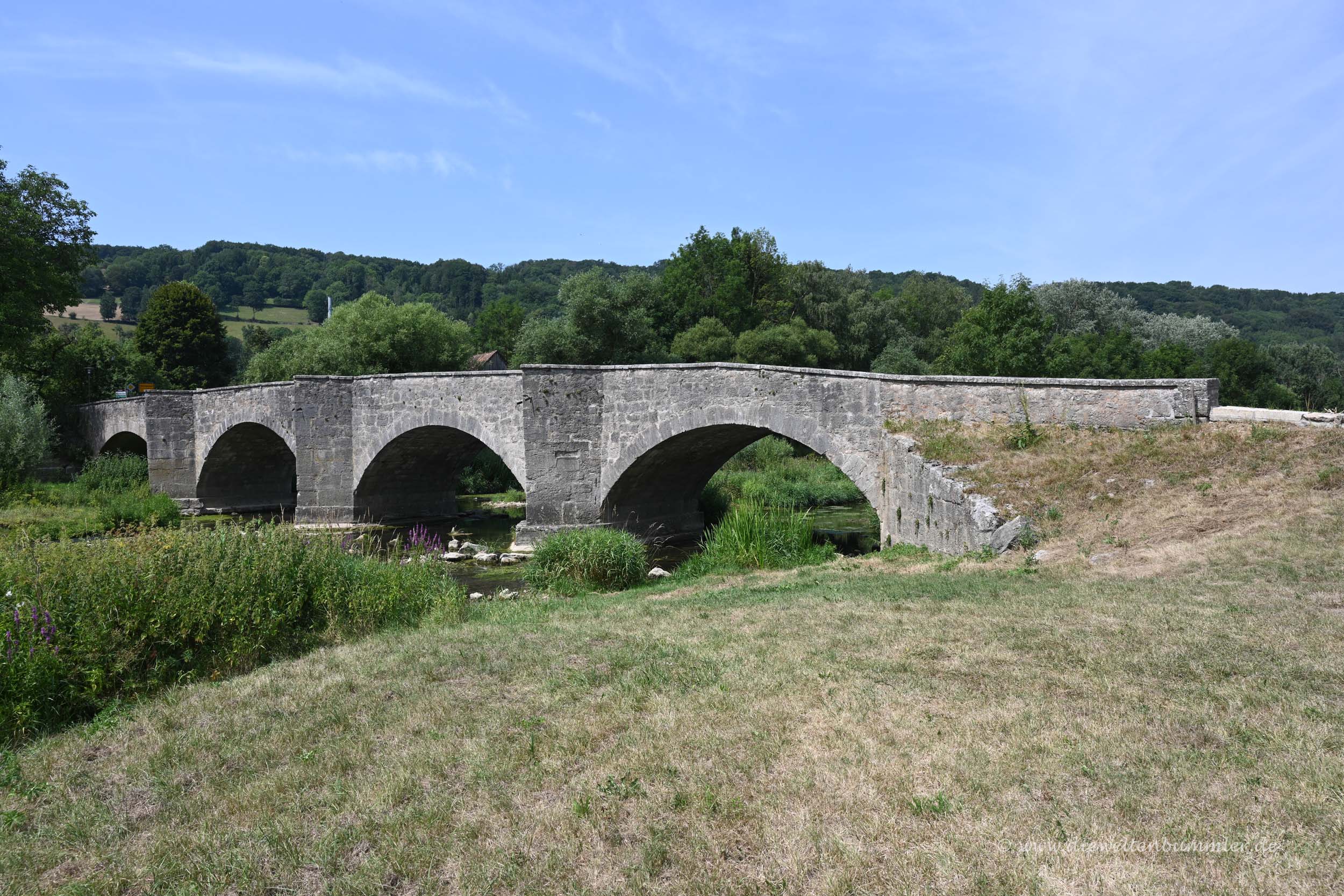 Brücke über die Jagst - Die Weltenbummler