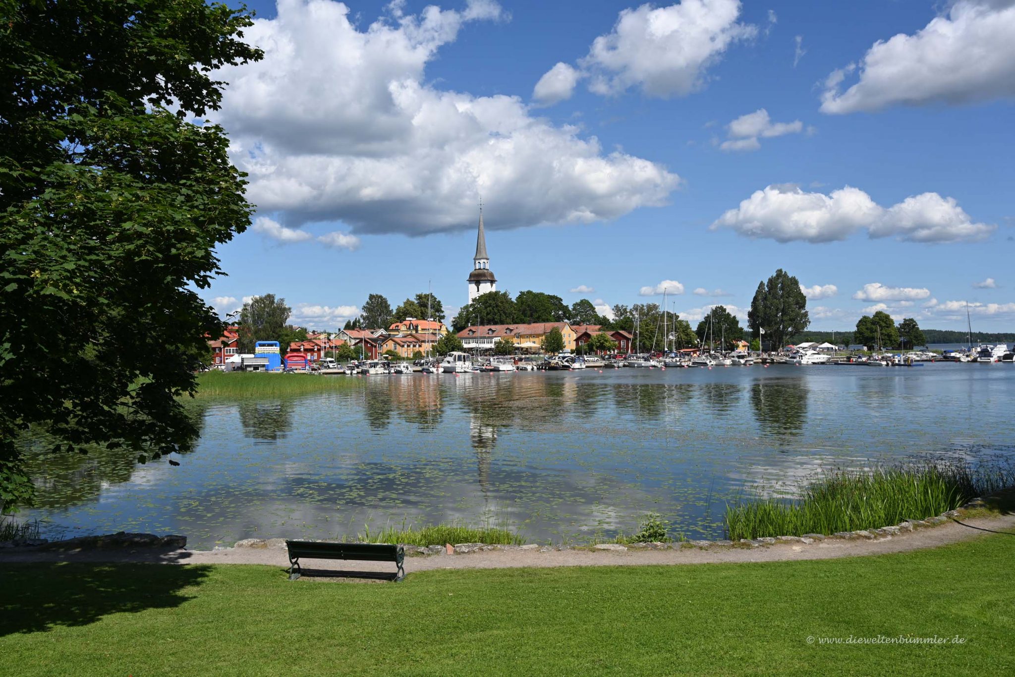 Blick auf Mariefred - Die Weltenbummler
