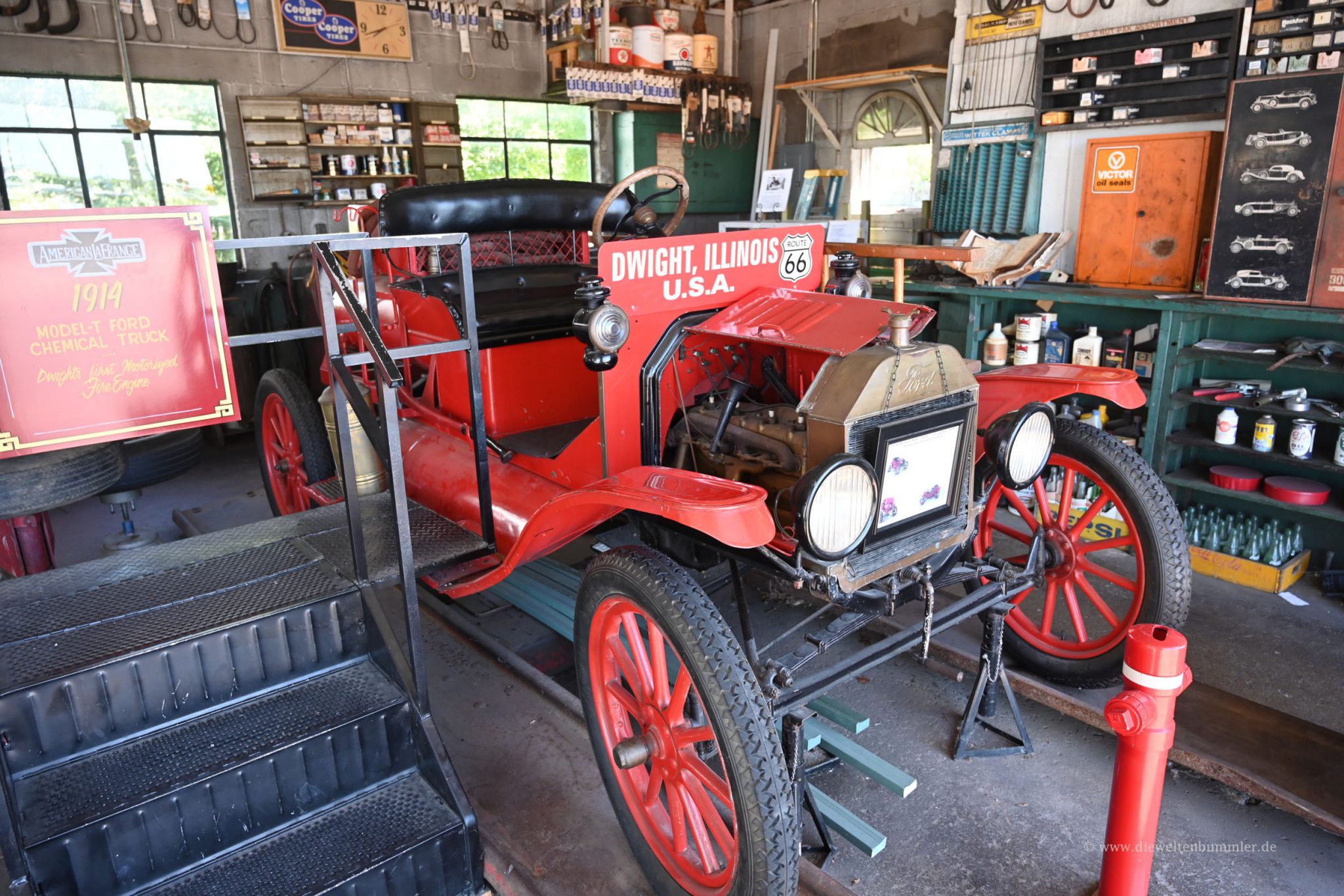 Alter Ford T - Die Weltenbummler