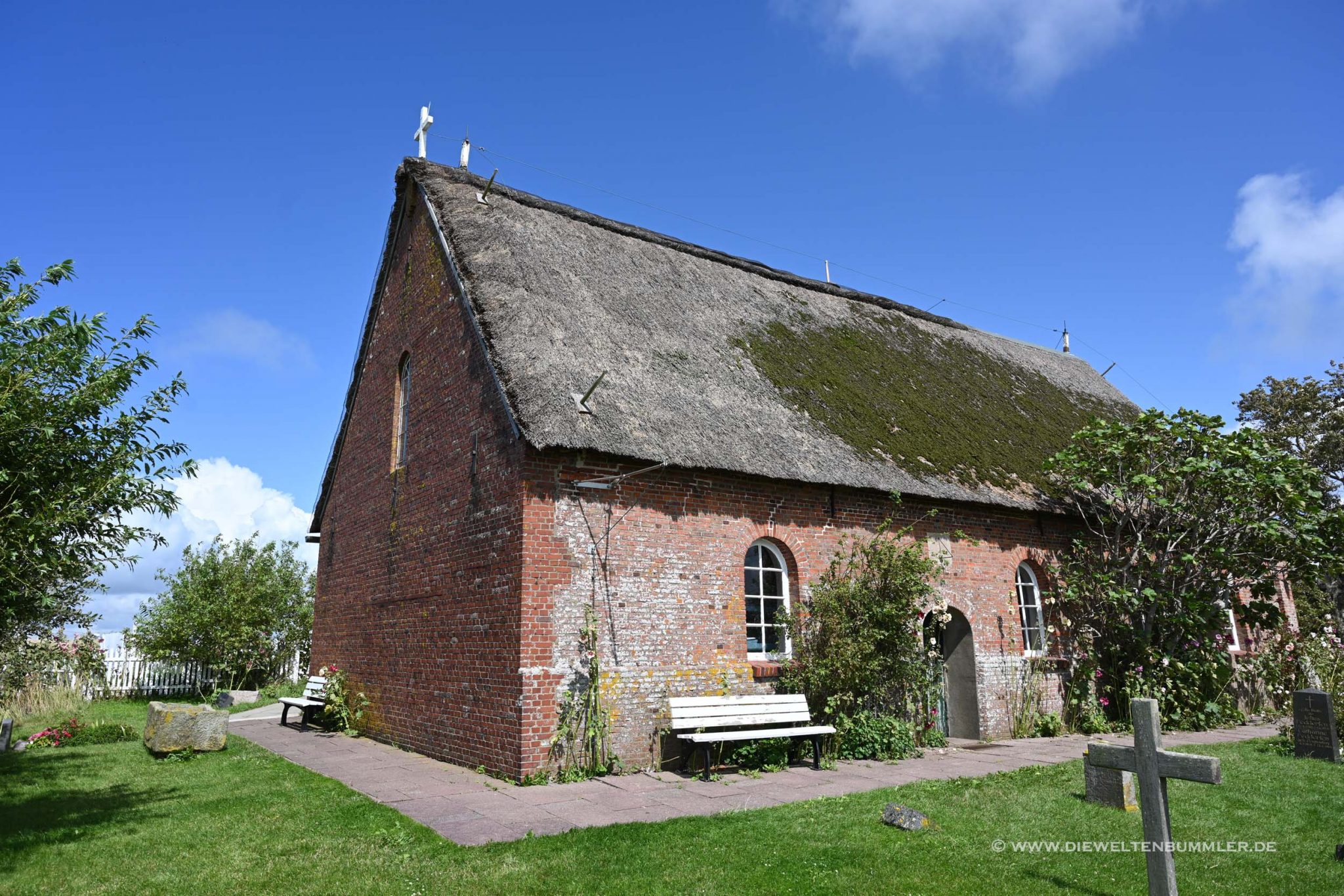Kirche-der-Hallig-Hooge - Die Weltenbummler